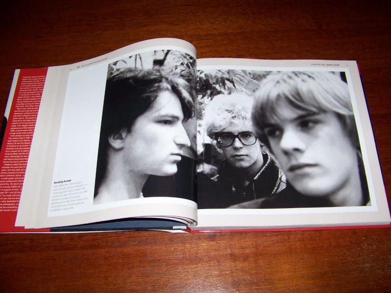 U2 - Illustrated Biography - Book – Vinyl Shop - RecordPusher